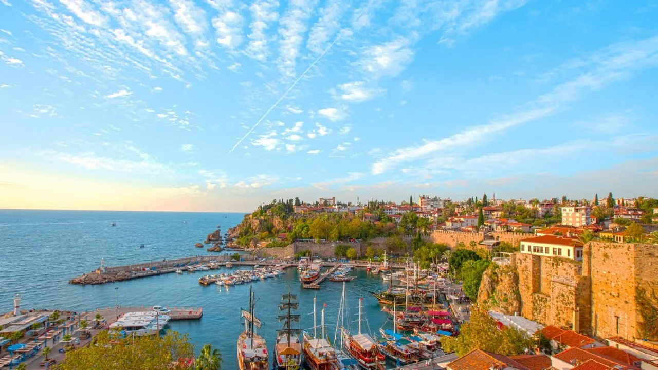 Tourism in Antalya: Explore Coastal Beauty and Fun Activities